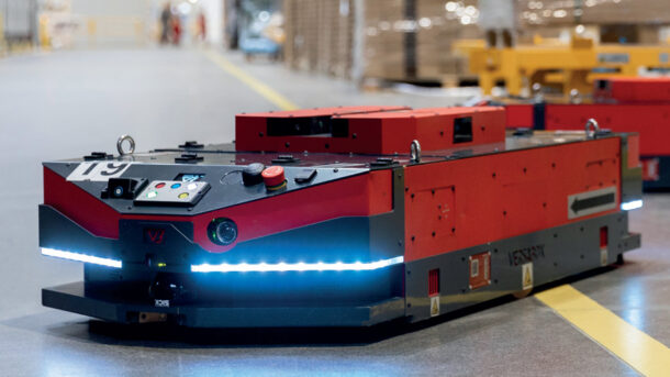 Autonomiczne wózki samojezdne AGV i AMR | WDX S.A.