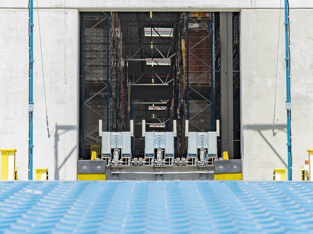 Rozładunek ciężarówki z wykorzystaniem Q-Loader | WDX S.A.